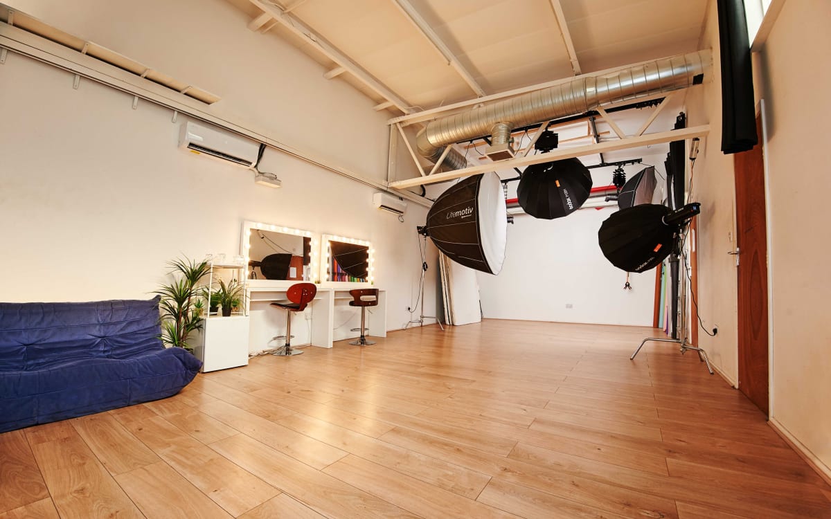 London Photo Studio Hire (Fully Equipped) - Photo/Film/Casting etc ...