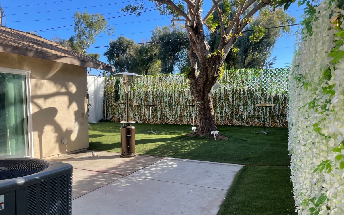 Flower wall home perfect for small gatherings., carson, CA | Event ...