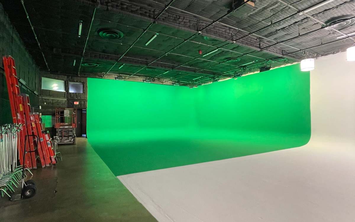 Hollywood Pre-lit Green and White Cyclorama Soundstage, Hollywood, CA ...