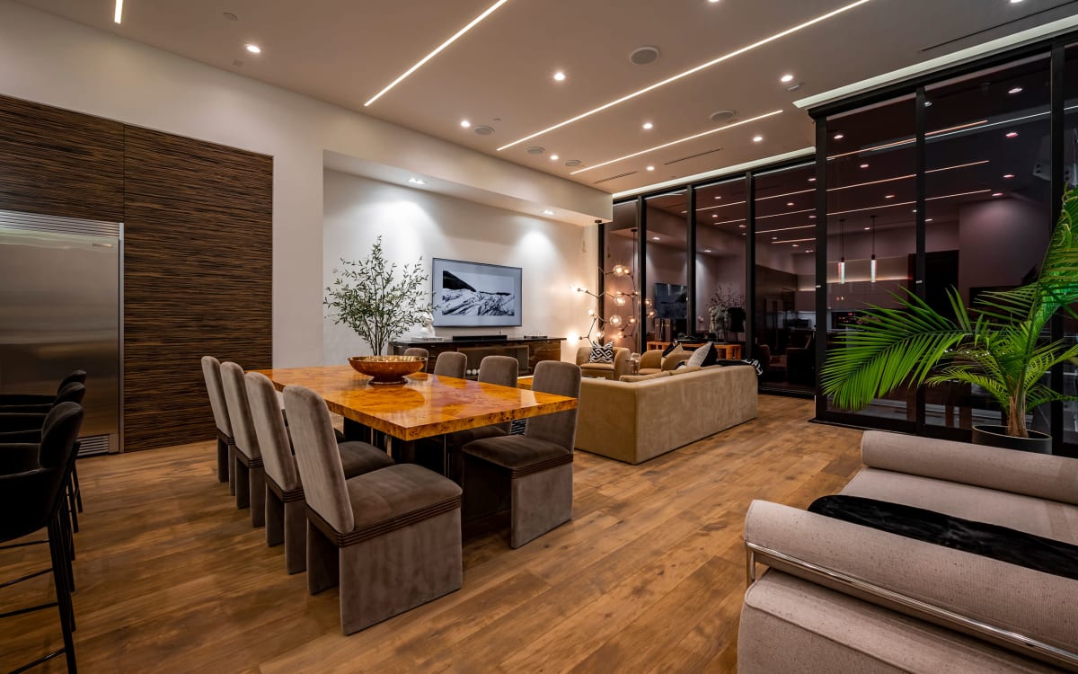 The Glass Haus - Modern Luxury Space, Designer Furnished, Rooftop ...