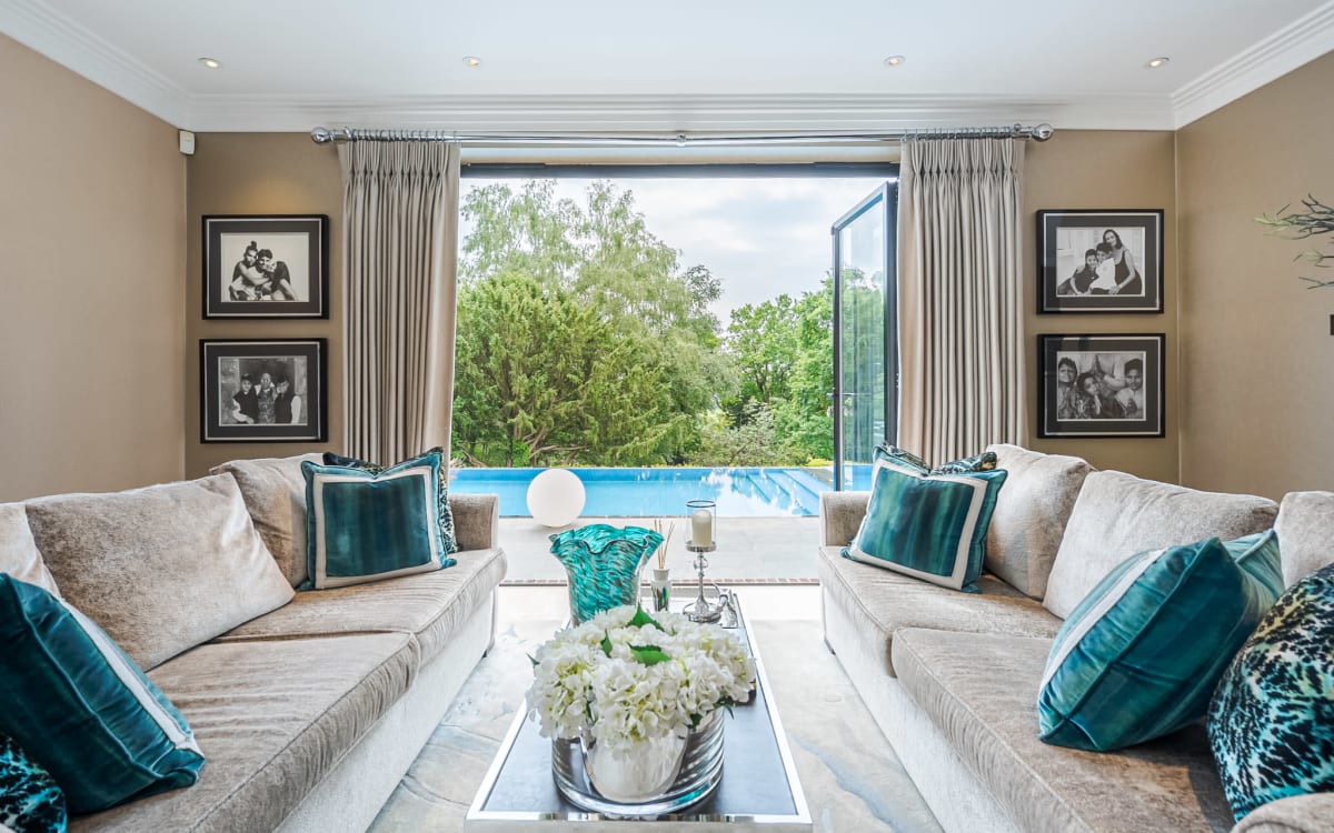 Luxurious Mock Tudor Manor Home with Swimming Pool, Croydon ...