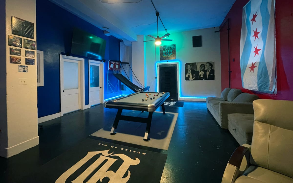 Wearhouse Content Creator Studio with Pool Table, Chicago, IL ...