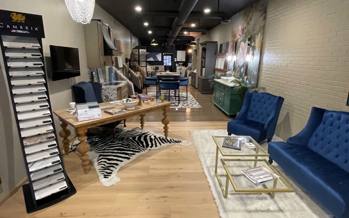 Downtown Design Studio with Chic Decor for your next Meeting ...