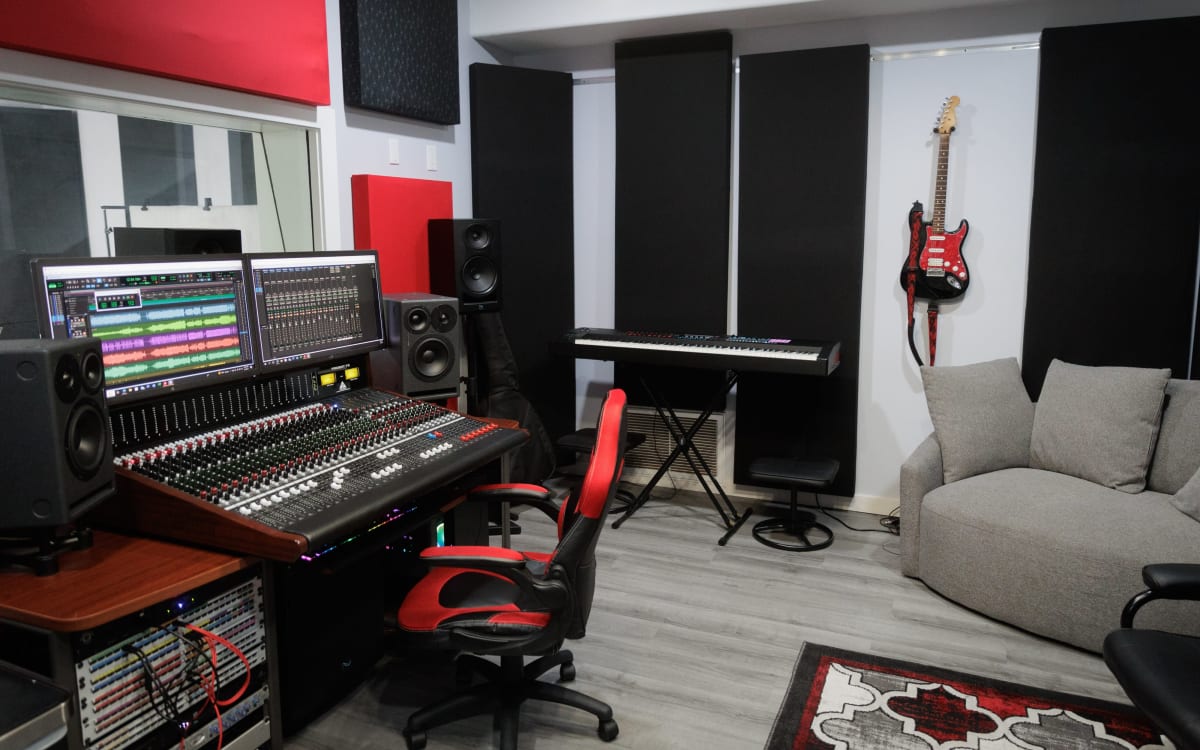 A new top-of-the-line professional recording studio, Vista, CA ...