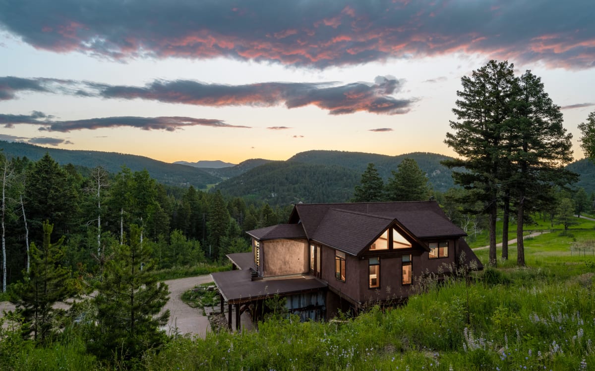 Unique Rustic Mountain Farmhouse with INCREDIBLE view, LITTLETON, CO ...