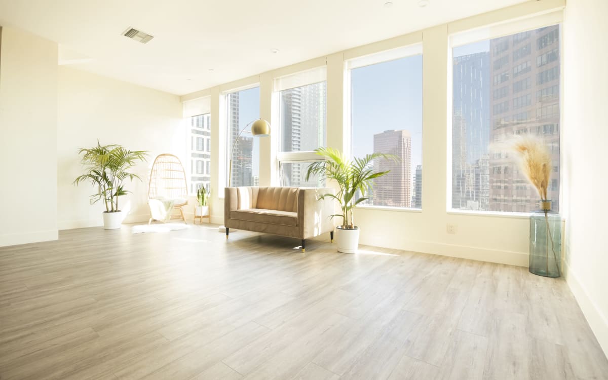 DTLA High Rise Modern Sun Drenched Loft with Stunning Skyline View ...