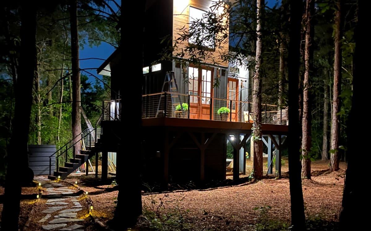 Luxury Treehouse with, Huntersville, NC | Production | Peerspace