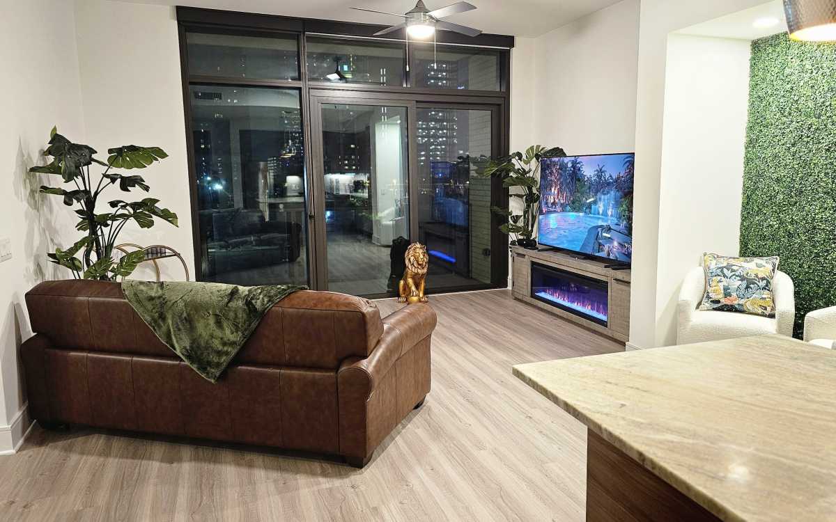 Downtown Luxary Tree House with Views of the City, Houston, TX ...