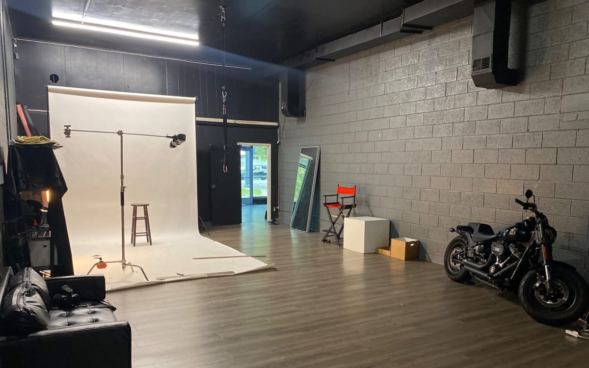 Oak Park Blackout Photography/Video Studio Space, oak park, MI ...