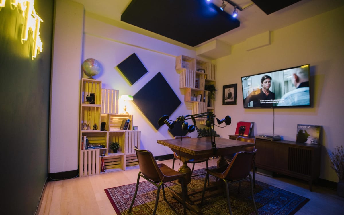 Cozy Podcast Studio And Meeting Room, Vancouver | Production | Peerspace