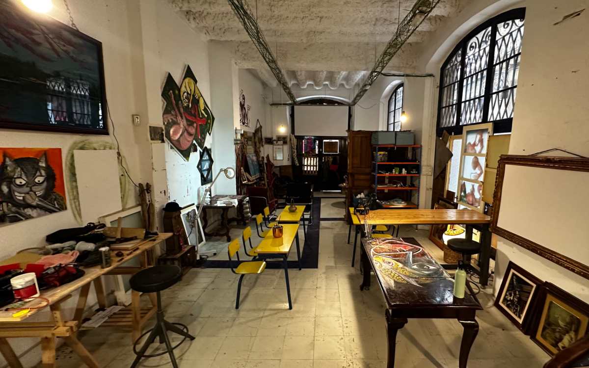 Atelier and Gallery Space in the Center of Barcelona’s Famous Gothic ...