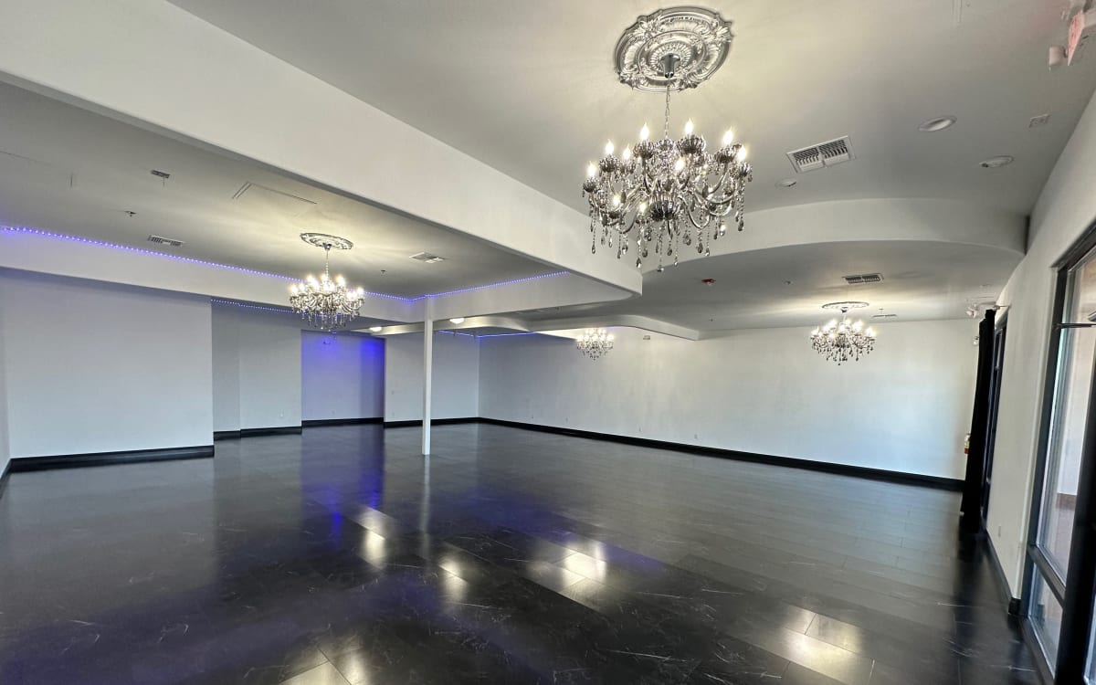Modern Chandelier Ballroom, Las Vegas, NV | Event | Peerspace