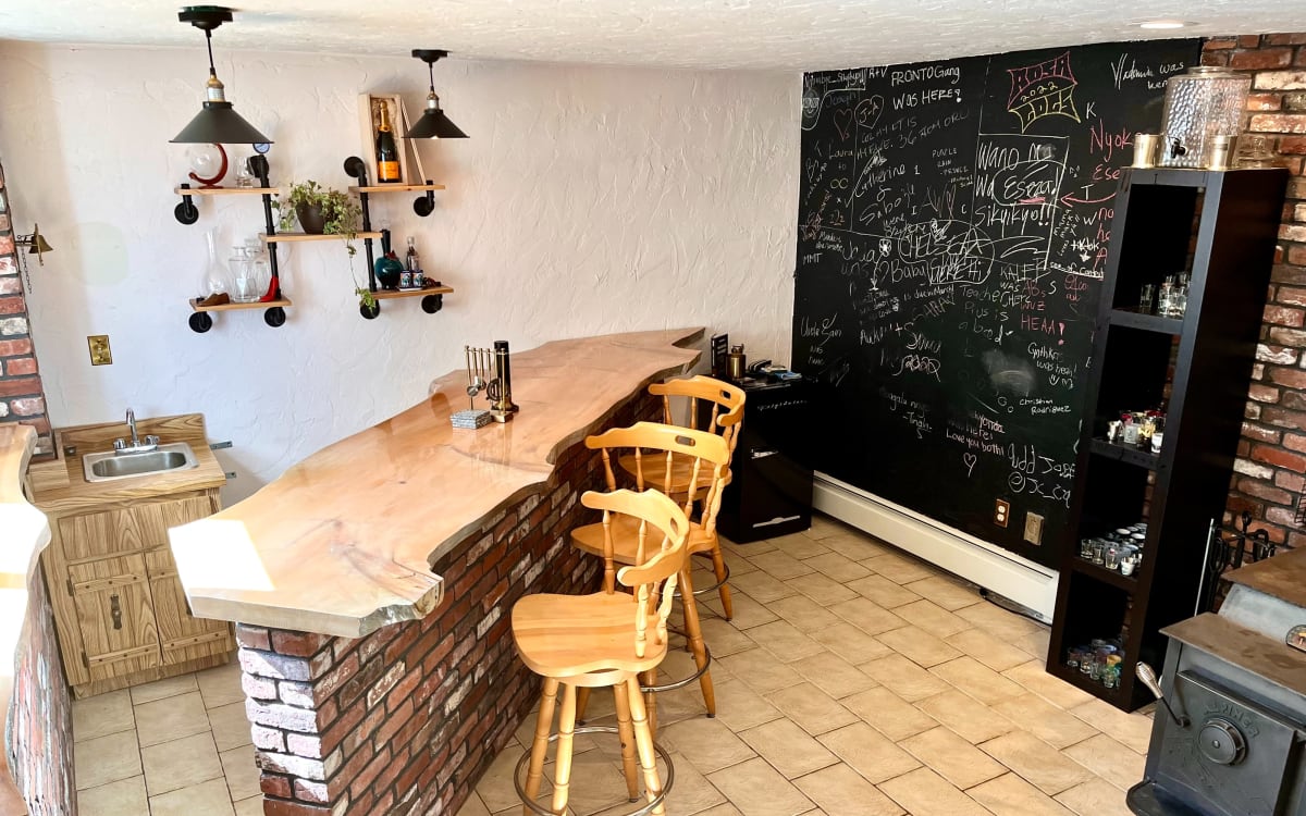 Quaint Home Bar/Lounge Ideal for Photoshoots, Revere, MA | Production ...