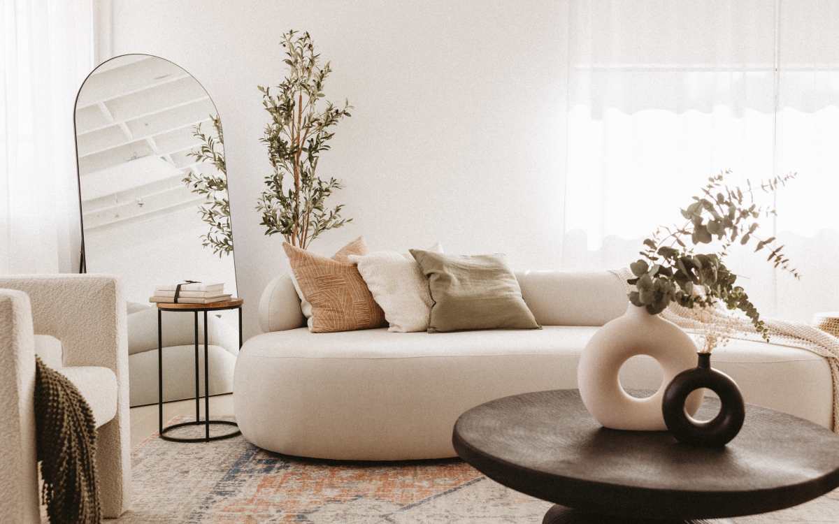 The Peach Pitt: A Bright, Neutral Studio in the Fraser Valley, Pitt ...