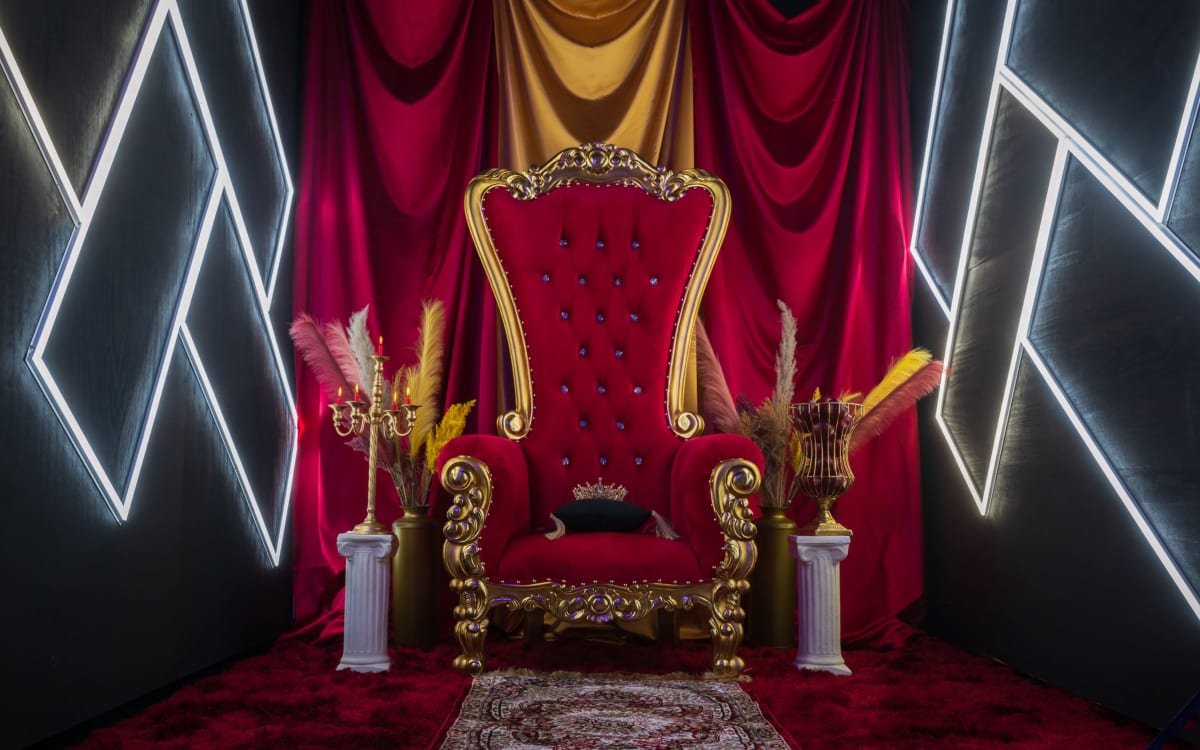 Queen’s Throne, Houston, TX | Production | Peerspace