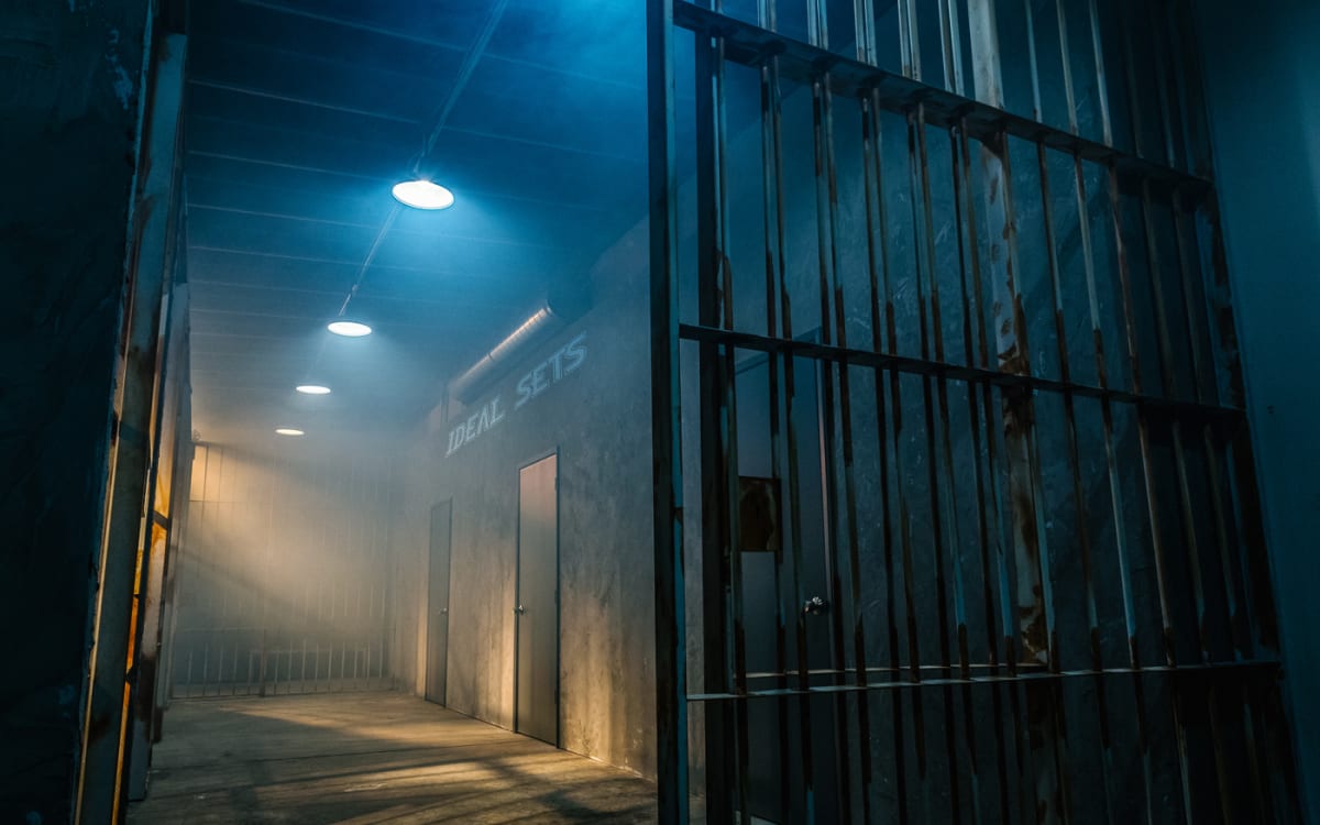 Los Angeles Police Department Set Jail Cell Set TV and Film Sets for ...