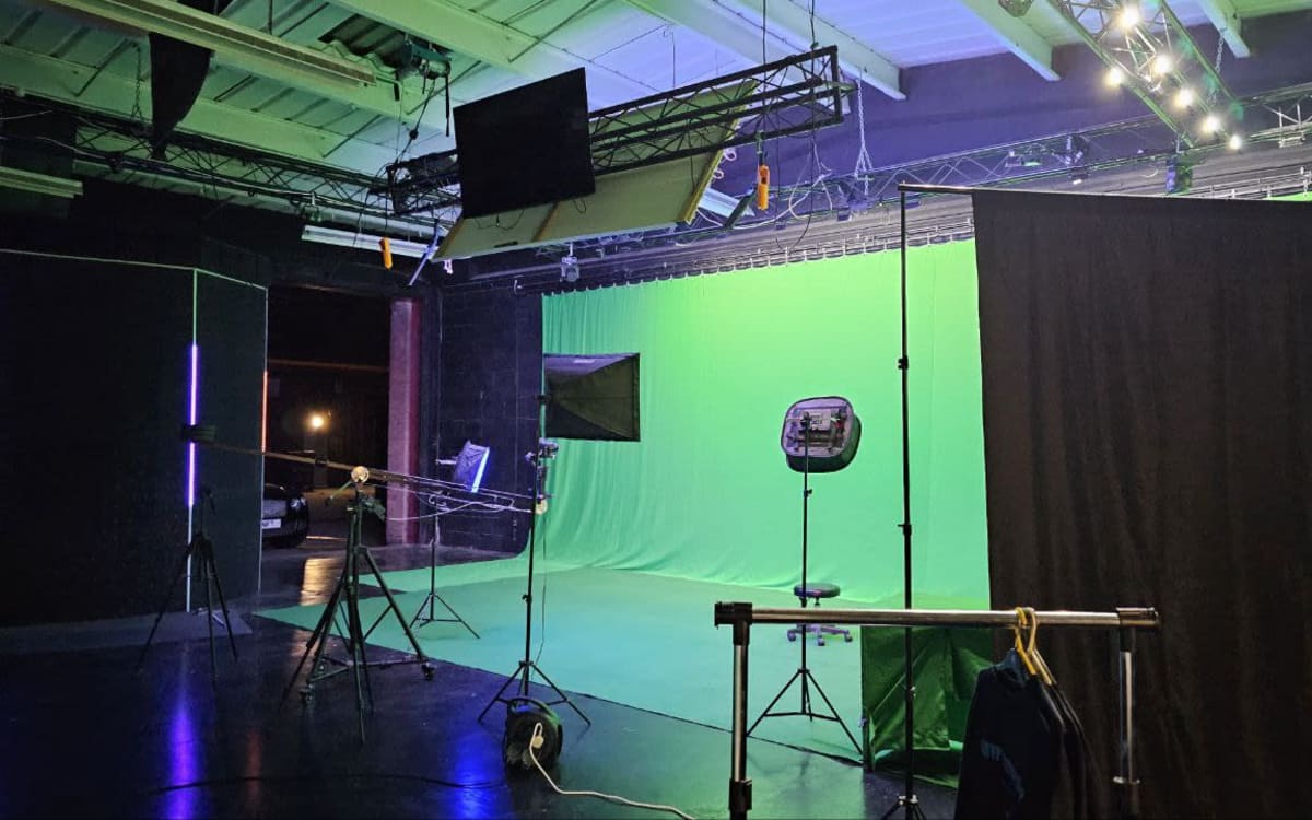 Drive In Studio with Green Screen and Blackout, Nuneaton | Production ...