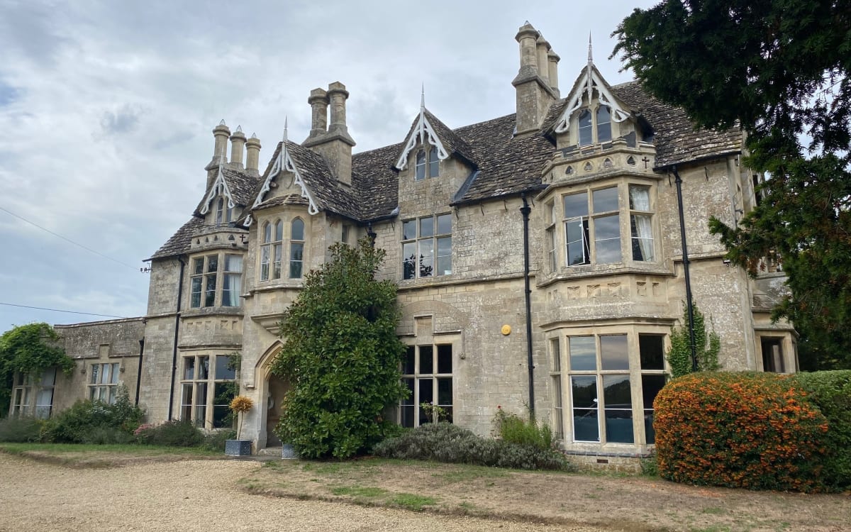 Victorian Gothic Country House Close to M4 Junction 15, PURTON ...