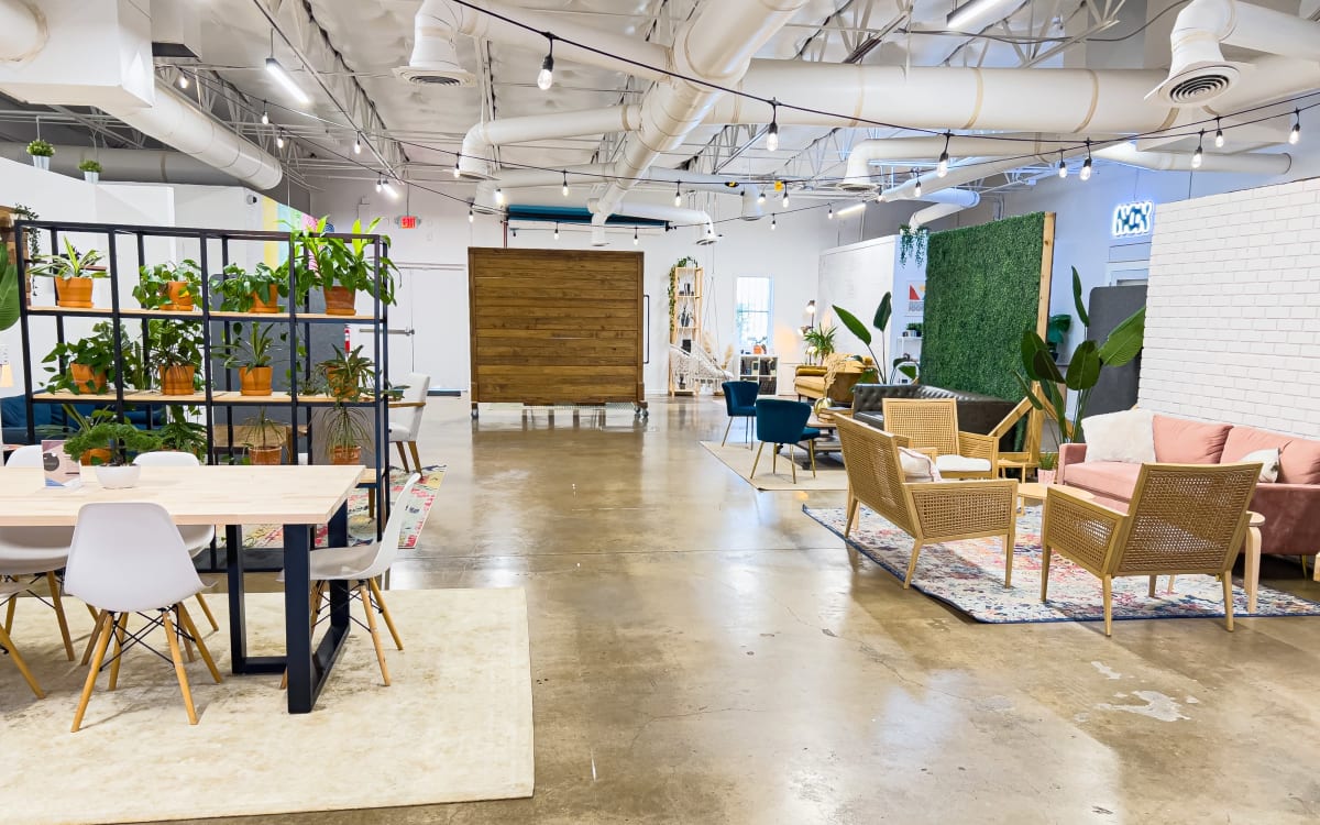 Huge Creative Warehouse in Fort Worth | 2800SF Industrial Natural Light ...