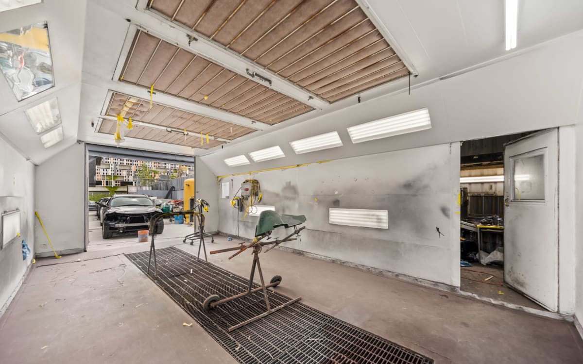 HOLLYWOOD EXOTIC BODY SHOP, Los Angeles, CA | Production | Peerspace