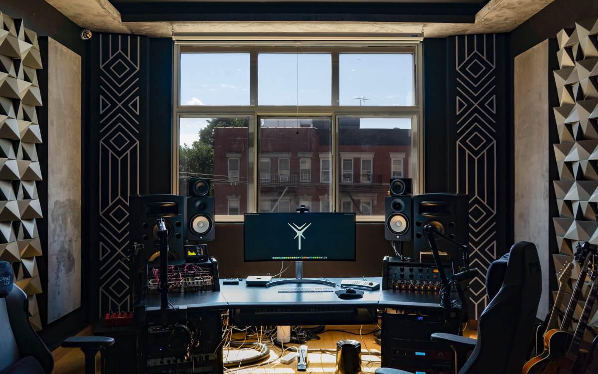 Sleek and Futuristic Music Studio Hidden in the Heart of Brooklyn ...