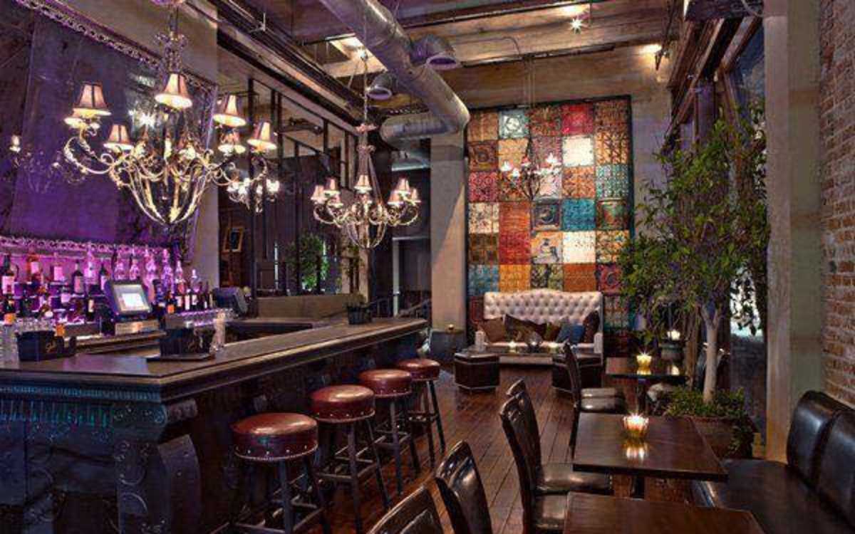 Hollywood Landmark Bar/Restaurant/Club w/iconic outdoor European style ...