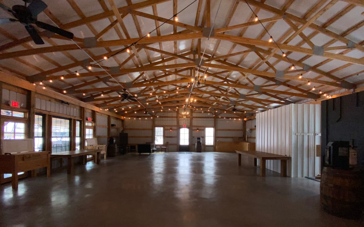 2020 Modern Mid Century Family Barn on 3 acres, Farmington, AR | Event ...