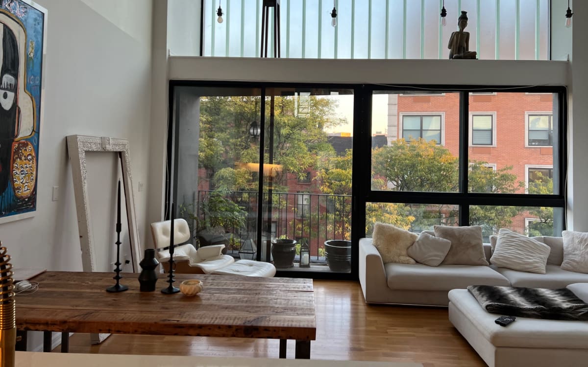 Bright Duplex 24ft ceilings and balconies, Brooklyn, NY | Production ...