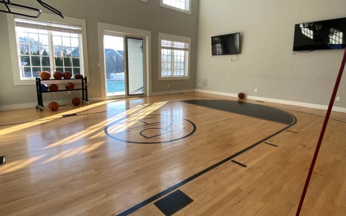 Beautiful Private Well Lit Indoor Basketball Court, melville, NY ...