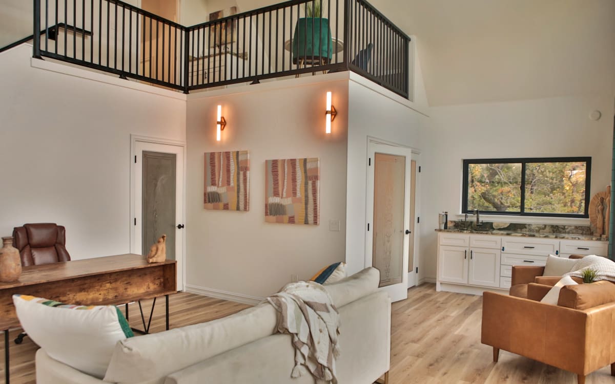 Remote Modern Oasis, Tulsa, OK | Production | Peerspace