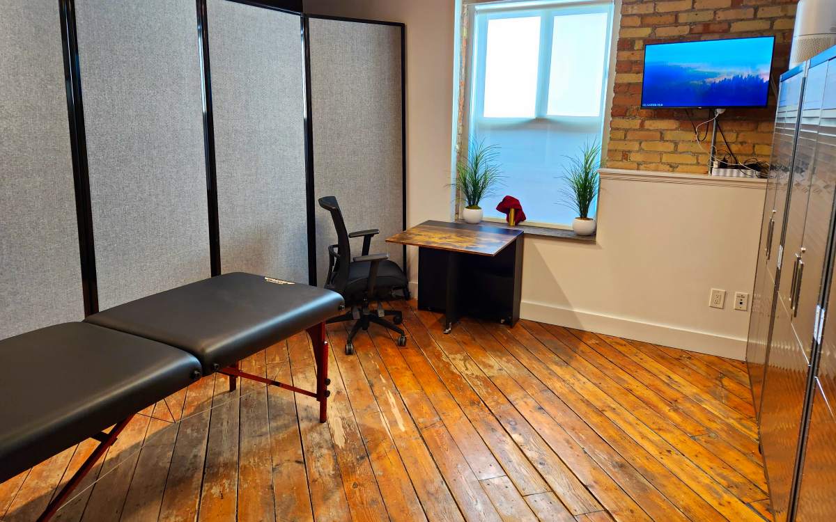 Treatment room - physical therapy space - clinic space rental - chiro ...