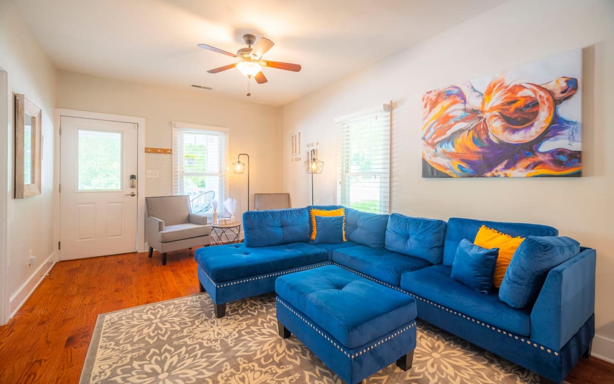 Cozy Rustic Ranch, Close To Downtown, Raleigh, NC | Event | Peerspace