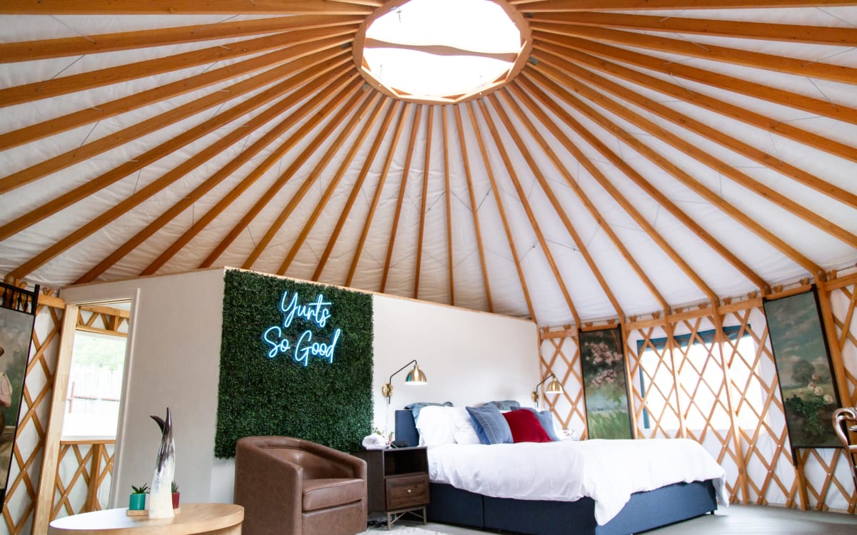 Chique yurt located on open acreage with spectacular view of hill ...