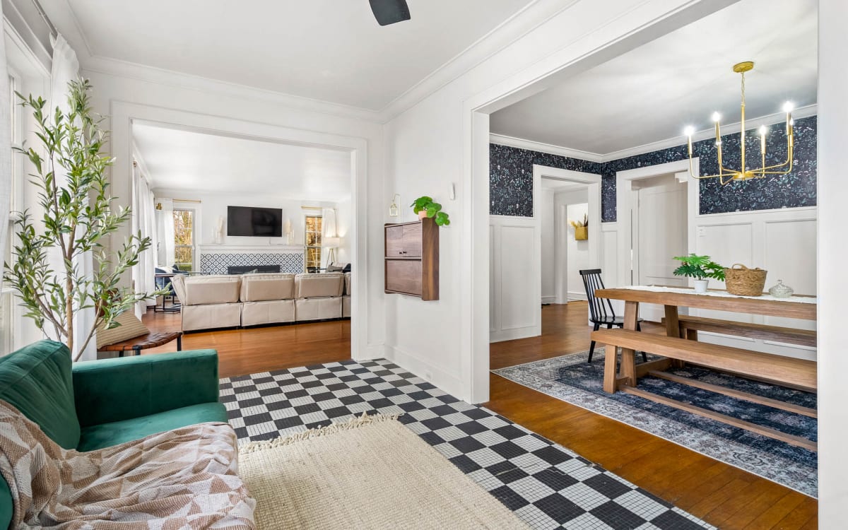 Bright Historic Home with Updated Vintage Charm, milwaukee, WI ...