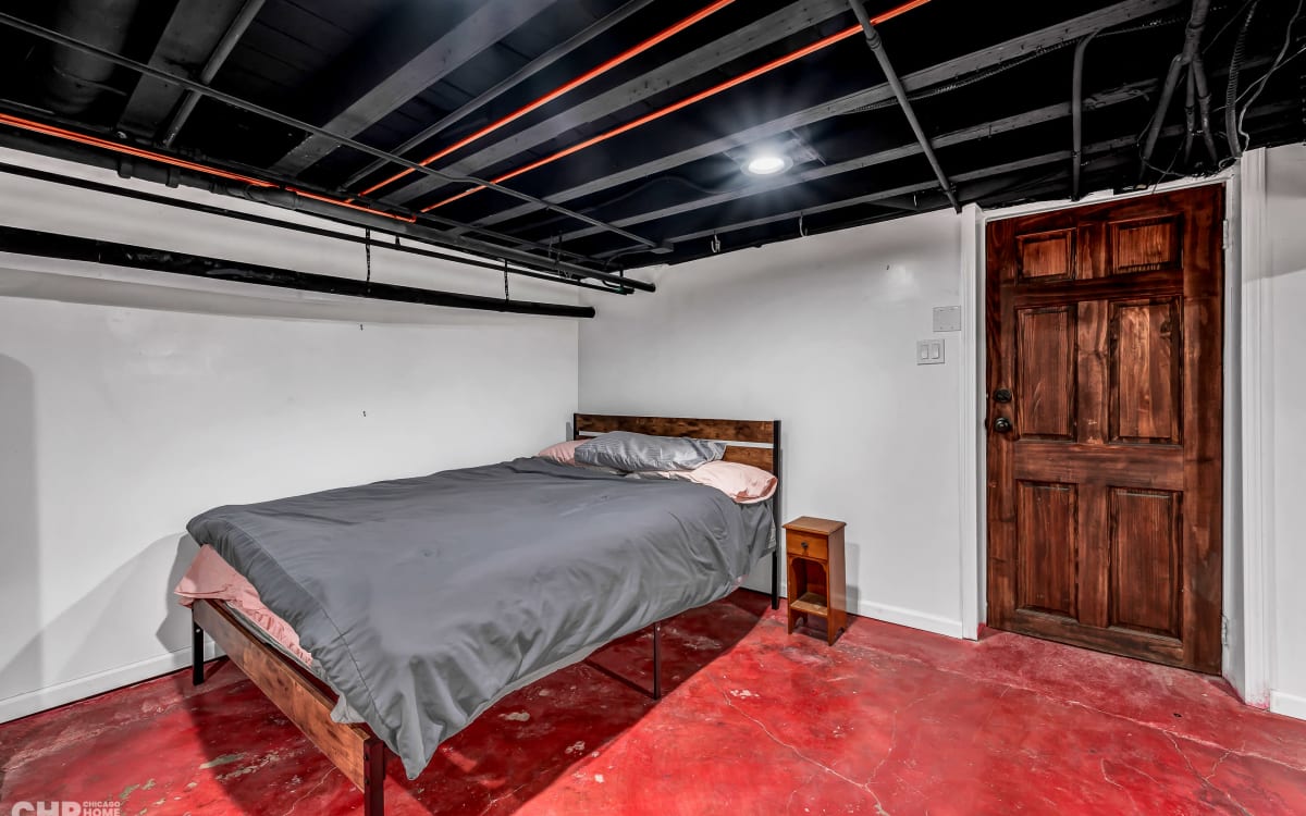 Wicker Park Red Basement, Chicago, IL | Production | Peerspace