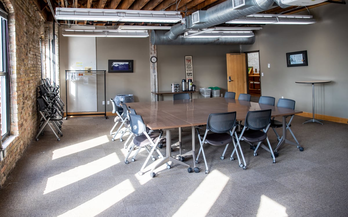 Adaptable Meeting Room with Great Natural Light, Minneapolis, MN | Off ...