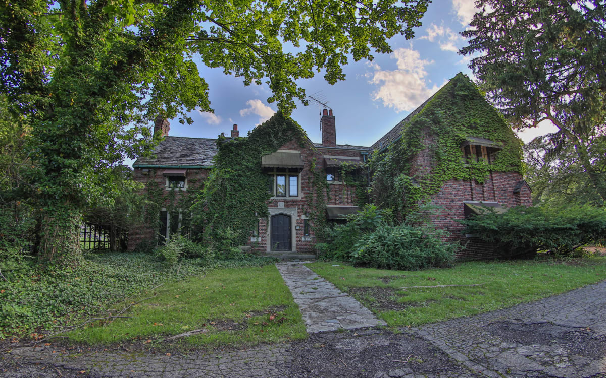 The Rose: Home of Aretha Franklin, artist Patricia Hill Burnett (1927 ...