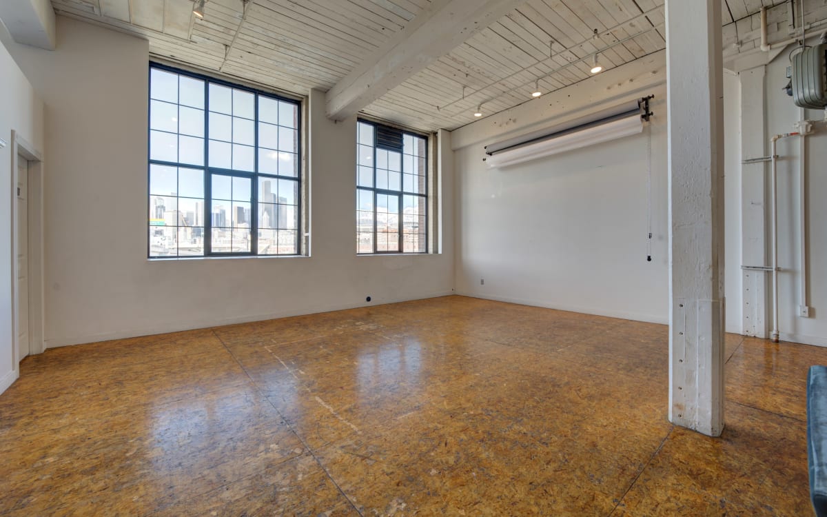 NEW! Minimalistic Natural Light Studio in the heart of SODO, Seattle ...