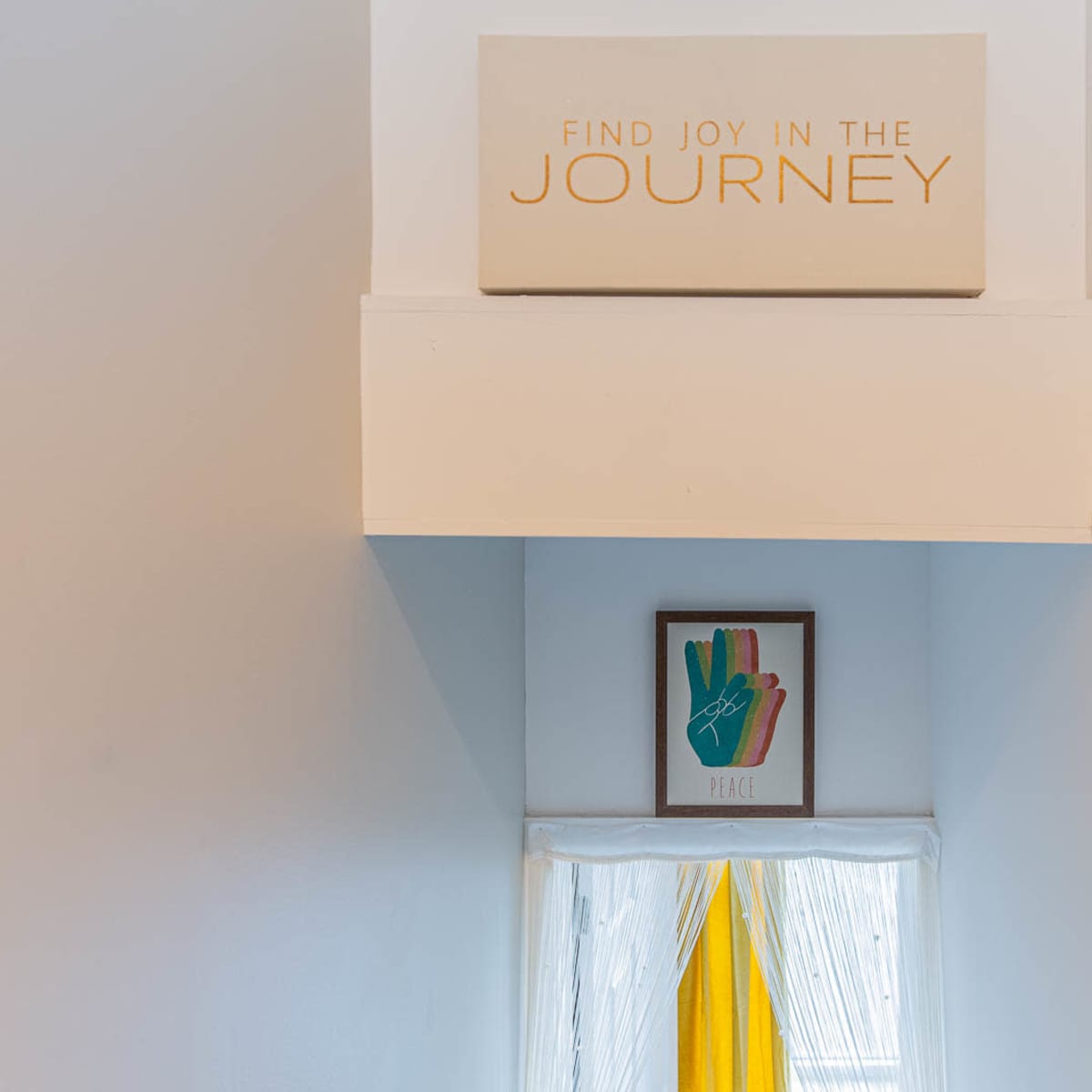 Sheek Boho Inspired Rowhouse w 2 King Beds / Large dining / Family ...