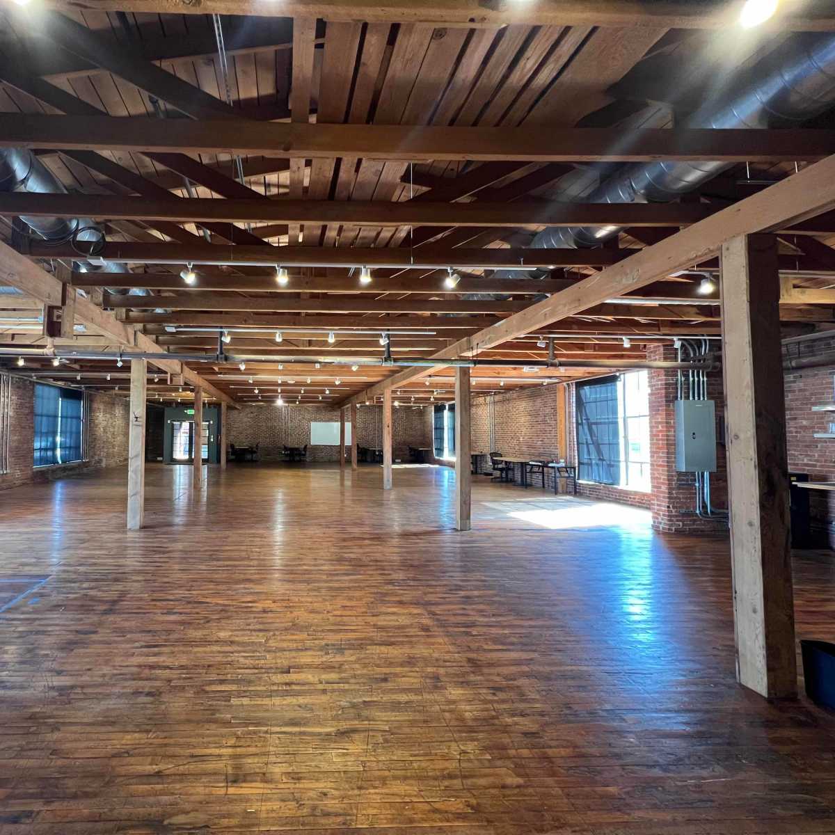 Industrial Warehouse / Loft with Plenty of Unique Textures and Ample ...