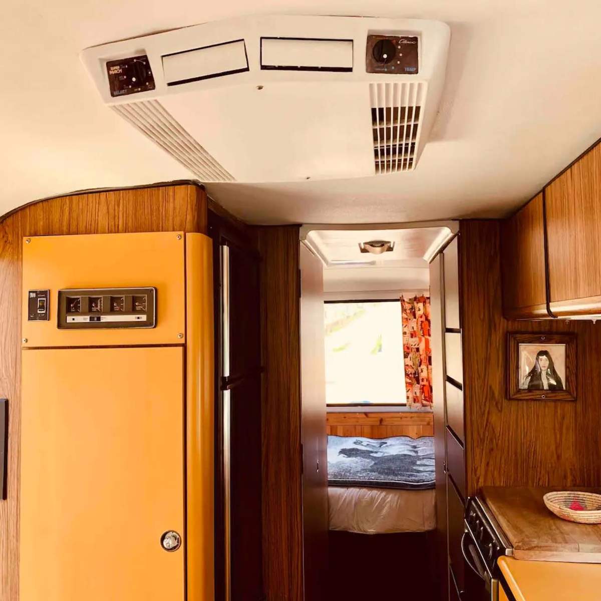 Retro & Bohemian 70s Motorhome, Milwaukee, WI | Production | Peerspace