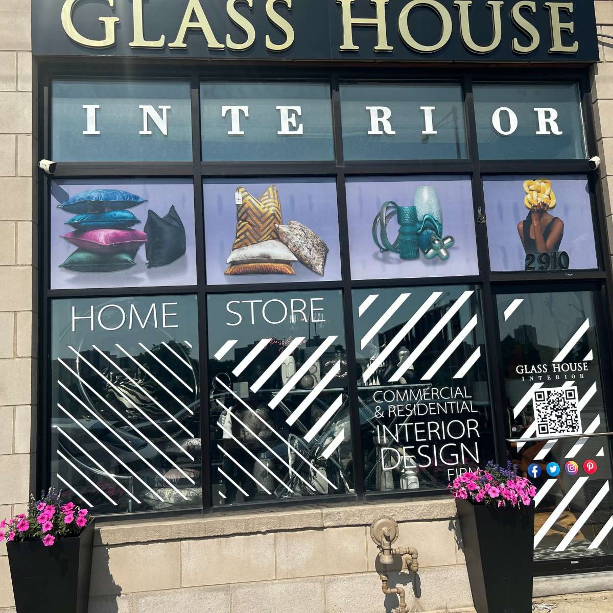 Glasshouse Interior Storefront, Chicago, IL | Production | Peerspace