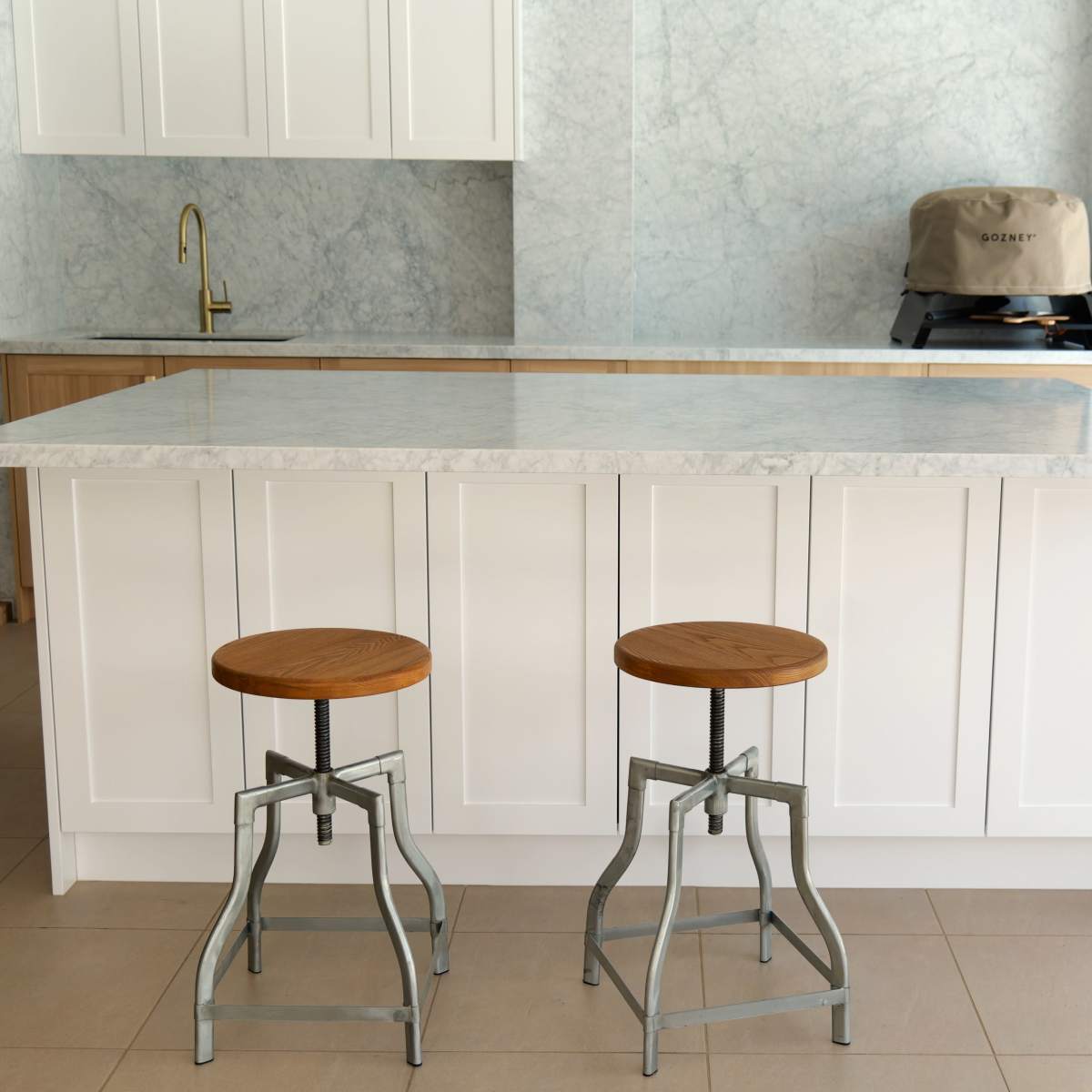 Coastal Studio Kitchen Marble Modern, SHELL COVE | Production | Peerspace