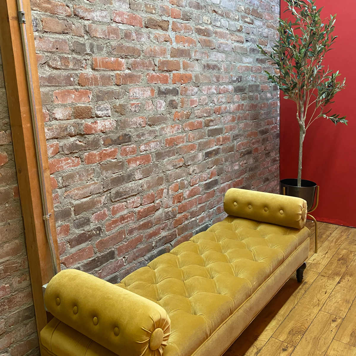 Downtown exposed brick wall Multi - set photo studio, Los Angeles, CA ...