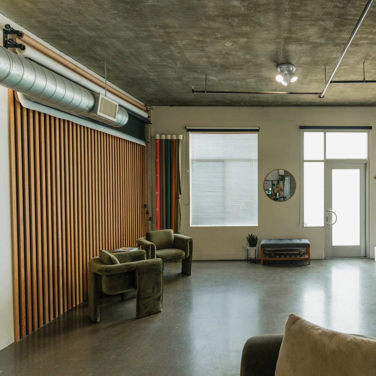 Urban Photo Loft with Natural light, Arched Plaster Wall, Paper ...