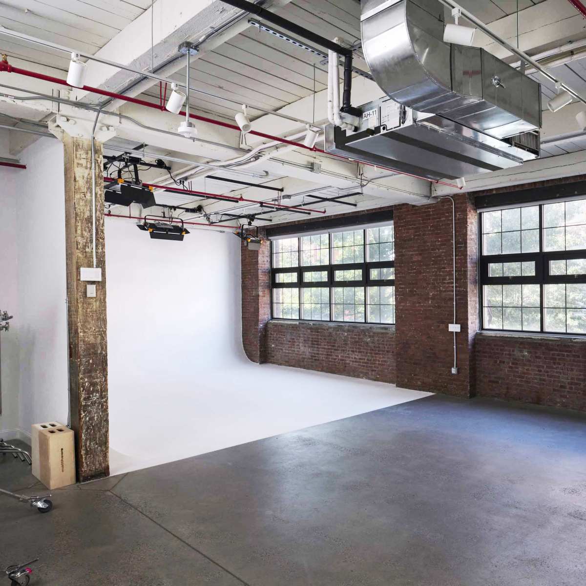 Photo & Video Studio Pre-Lit Cyclorama with LED RGB Lights in Brooklyn ...