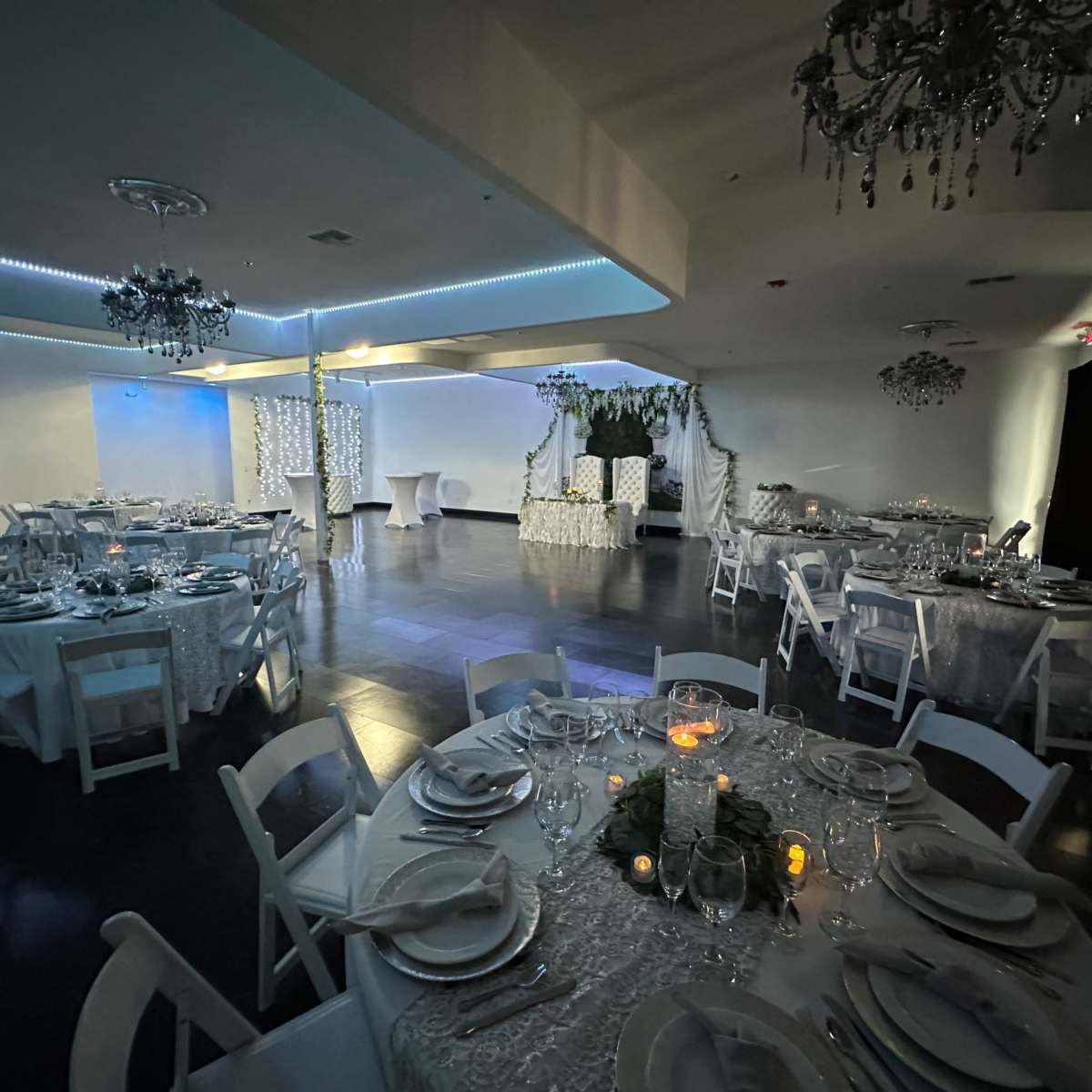 Modern Chandelier Ballroom, Las Vegas, NV | Event | Peerspace