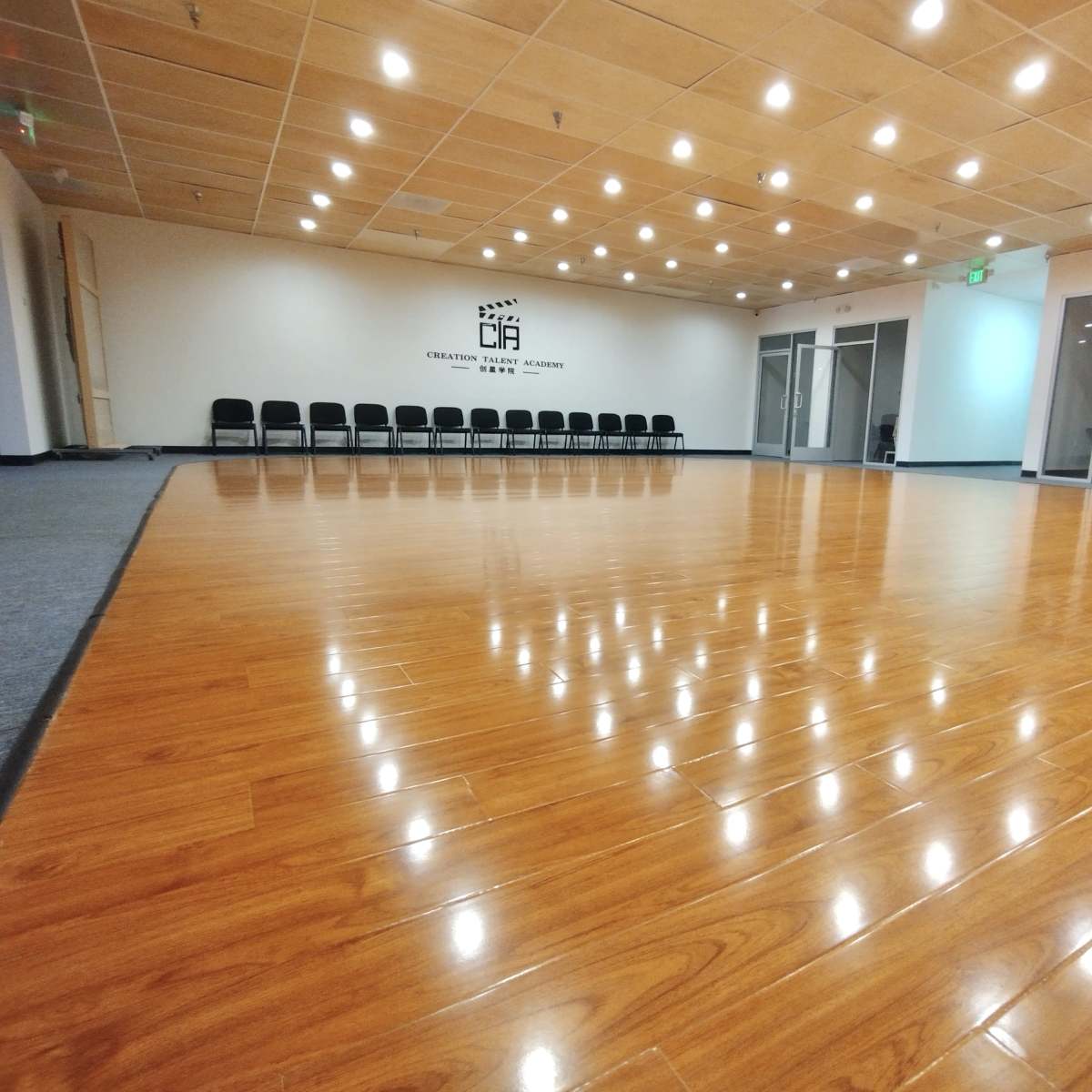 Private elegant Dance floor, acting studio, private rehearsal space ...