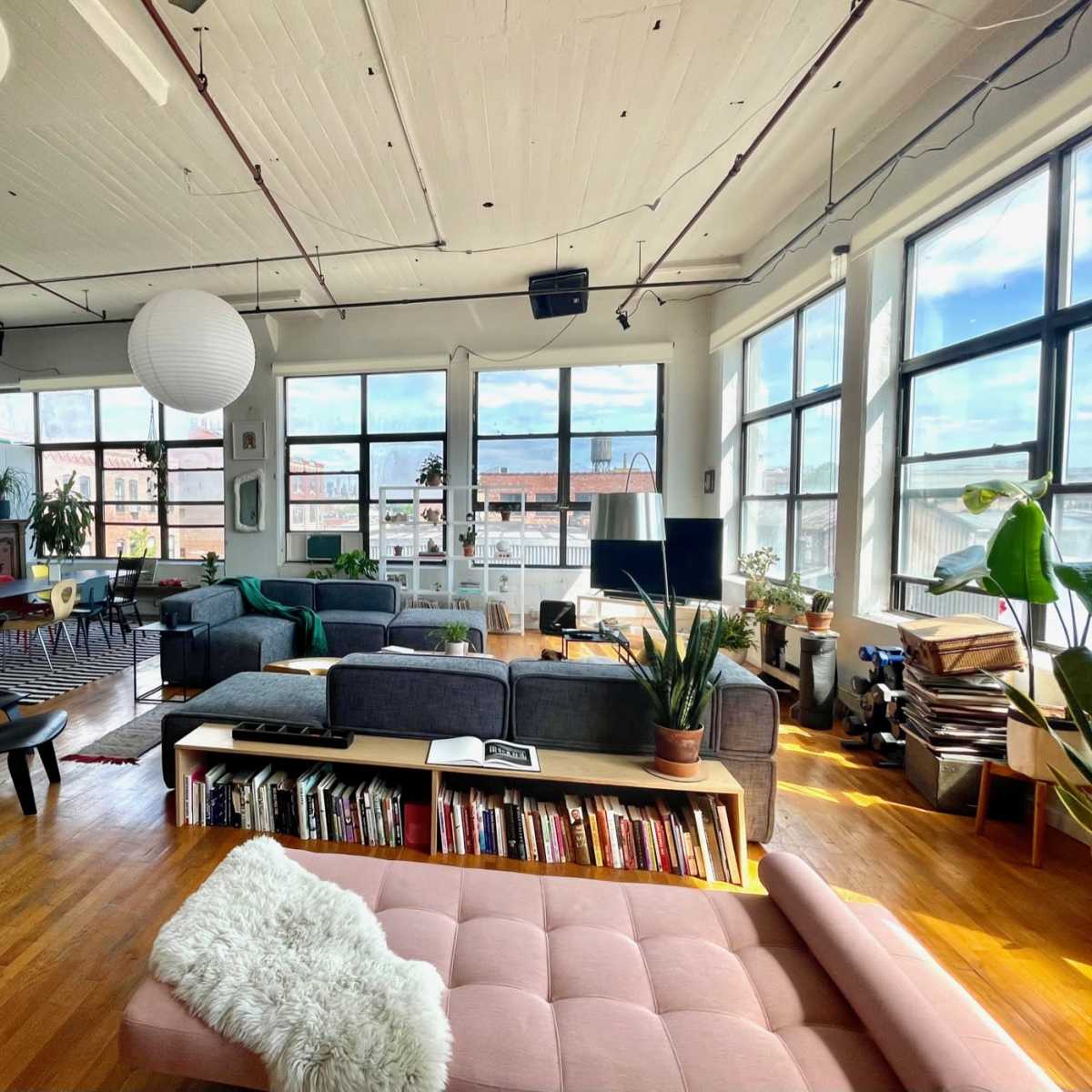 Industrial Corner Loft in Bushwick, Brooklyn, NY | Production | Peerspace