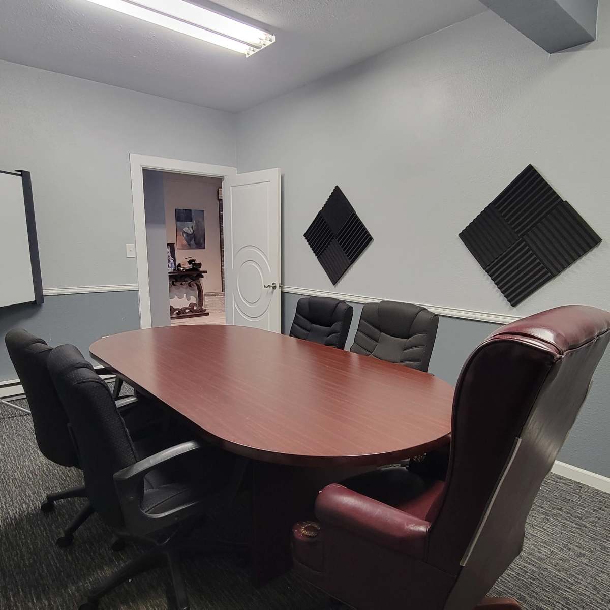 Simple Conference Room, Toledo, OH | Off-Site | Peerspace